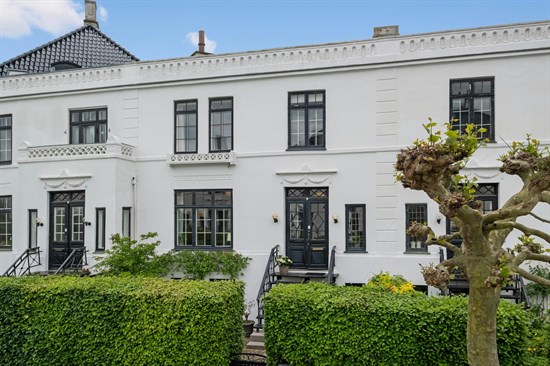 Til salg: Christiansholms Parallelvej 3, Klampenborg